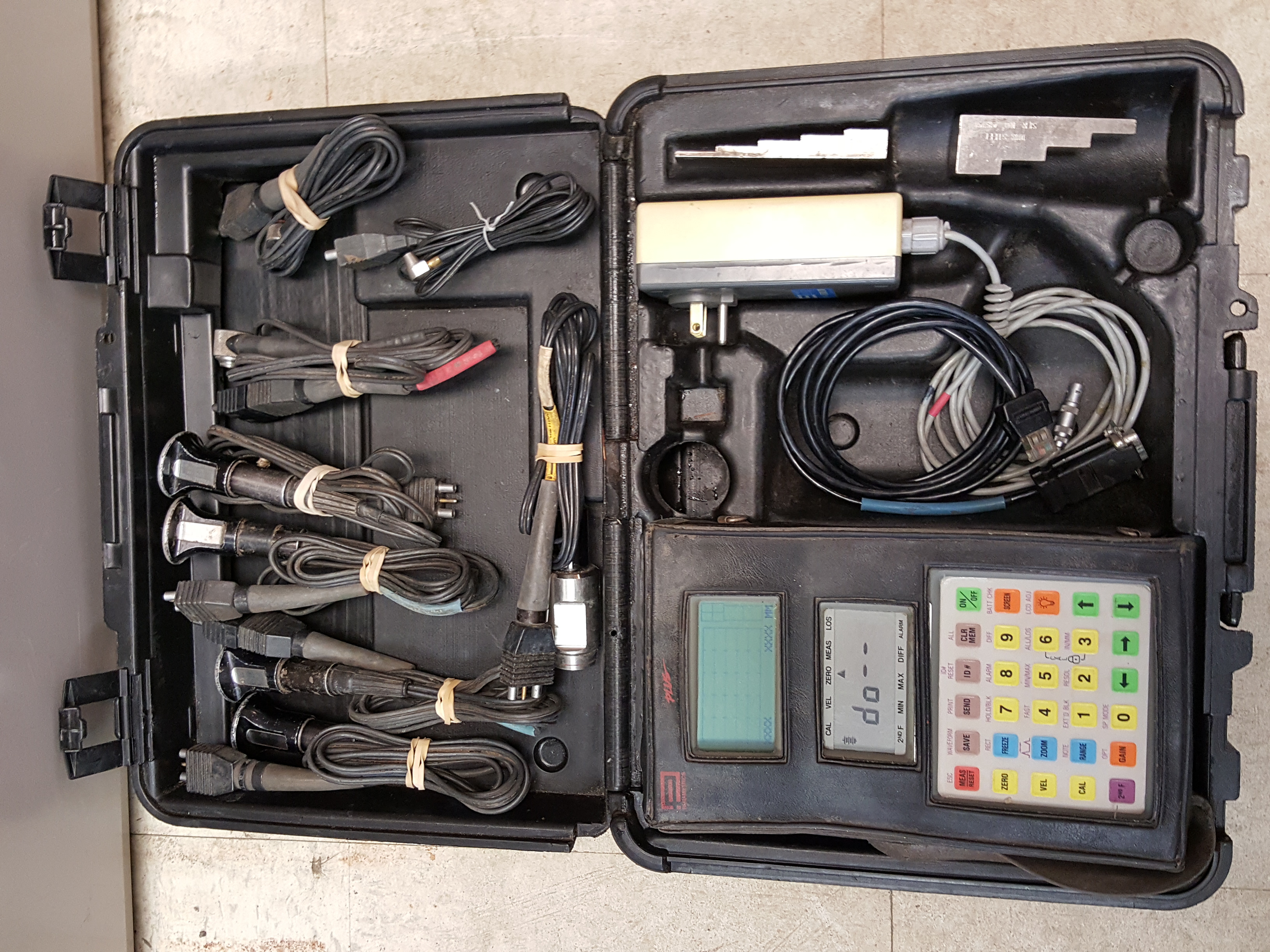 Panametrics 26DL Plus UT Gauge with 8 Transducers