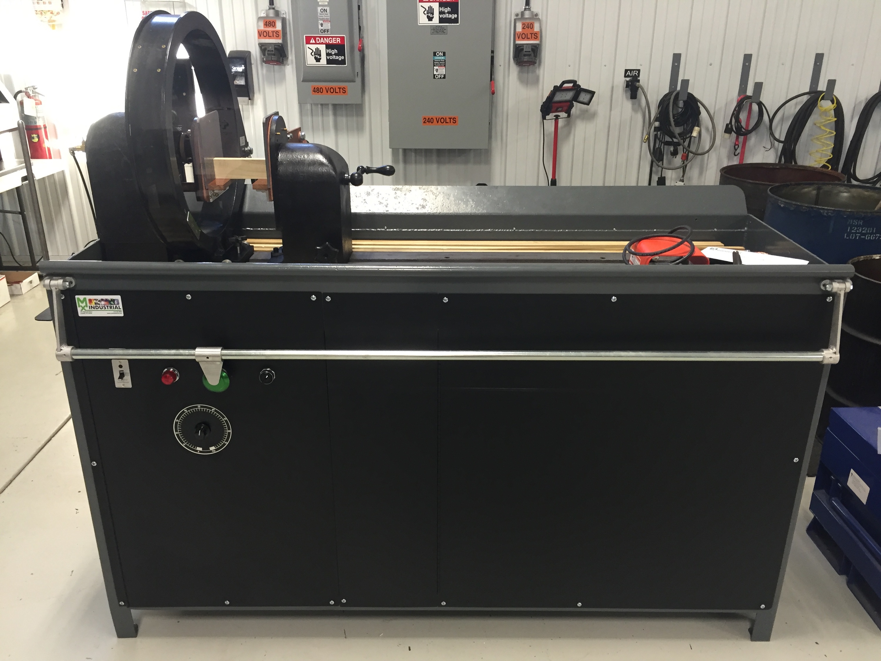 MAGNAFLUX 6000 AMP MAG PARTICLE BENCH